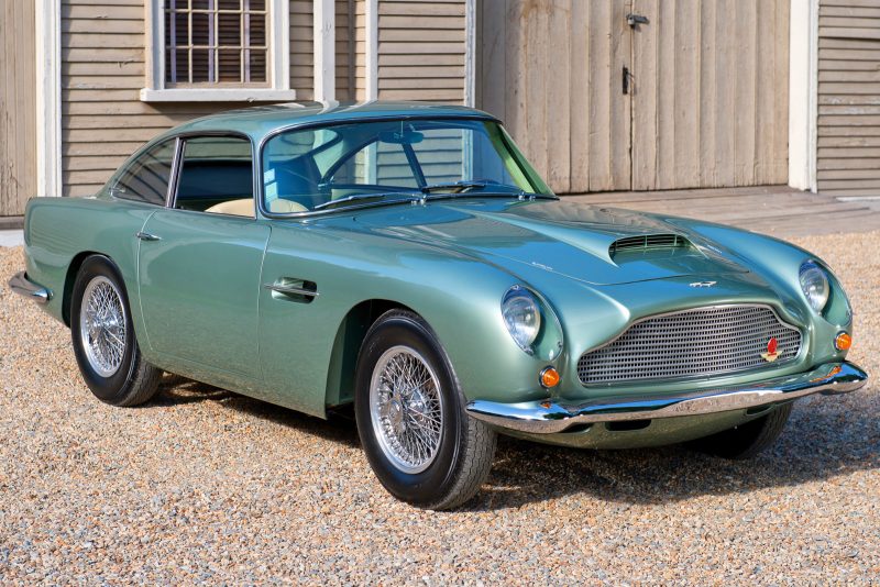 Látatlanban eladták mind a 25 régi-új Aston Martin DB4 G.T.-t, darabját ...