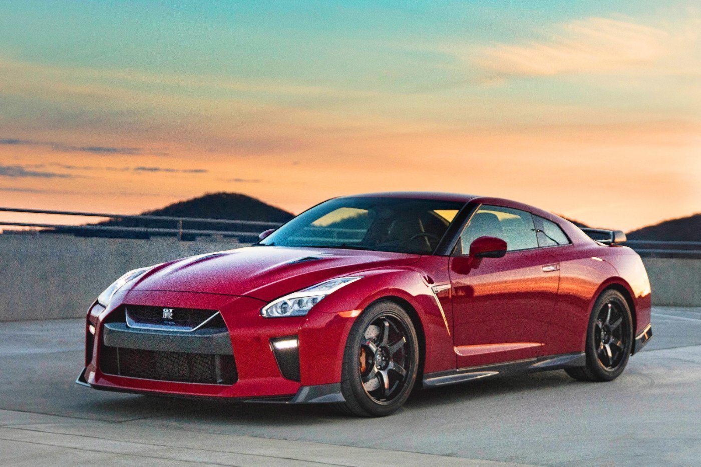 Jobban összeragasztják a Nissan GT-R-t – Autó-Motor