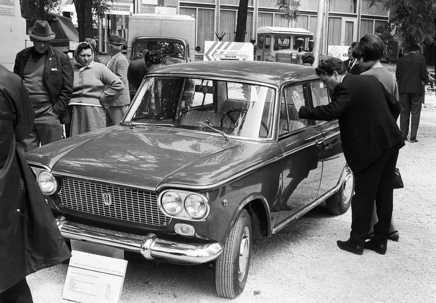 Zászlóvivő – 60 éves a Zastava Automobili – Autó-Motor