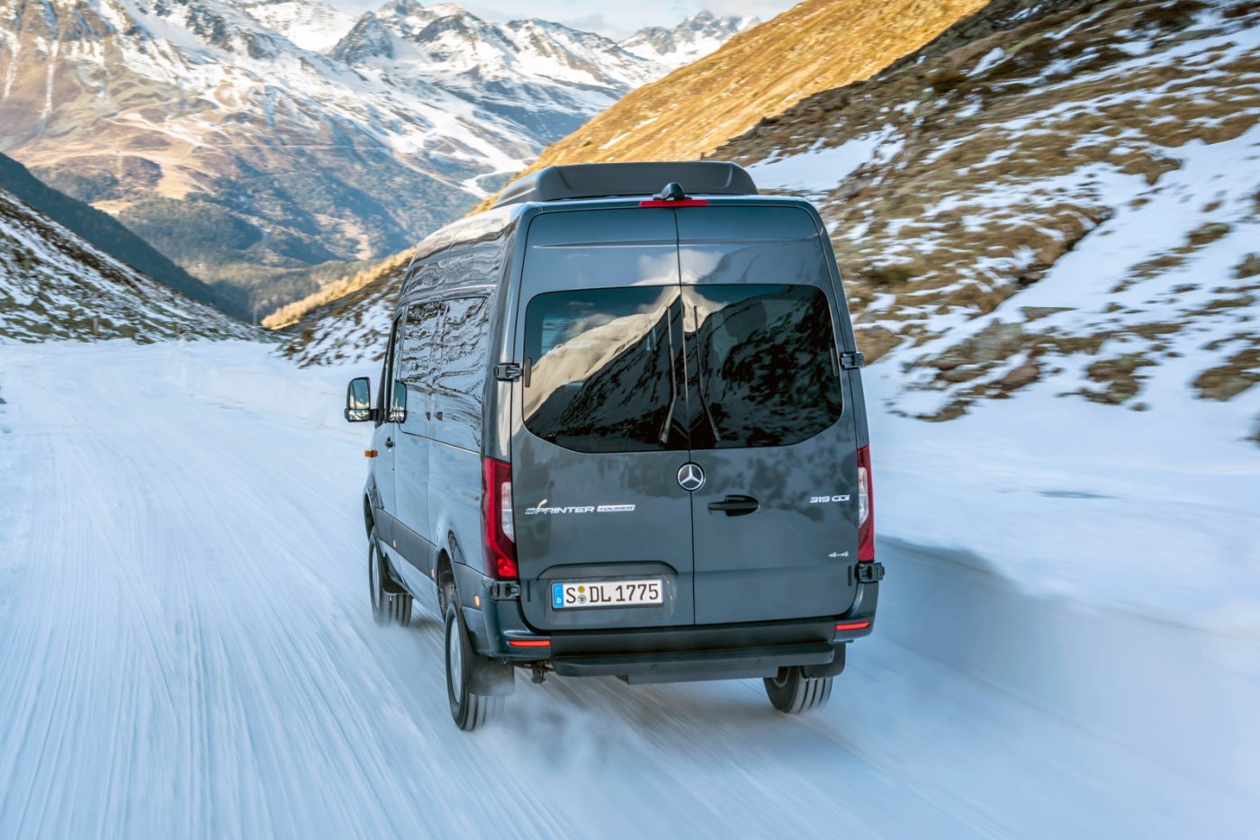 Összkerékhajtással is választható a Sprinter – Autó-Motor