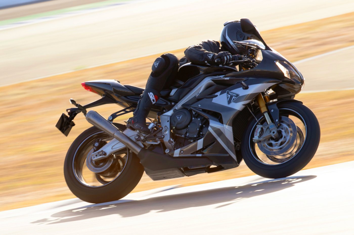 Bemutatkozott a Triumph utcai Moto2 replikája – Autó-Motor