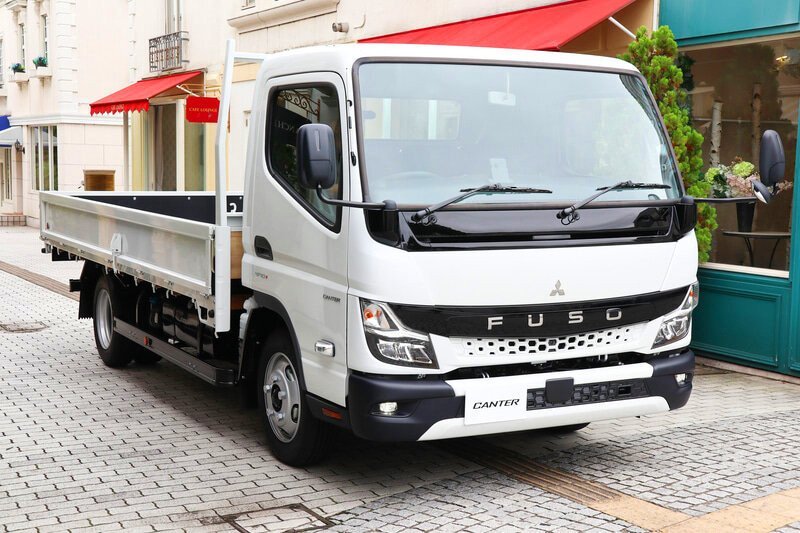 Tíz év után frissült a Mitsubishi Canter – Autó-Motor