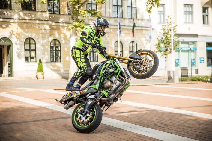 Legyen észrevehető a motoros! – Autó-Motor