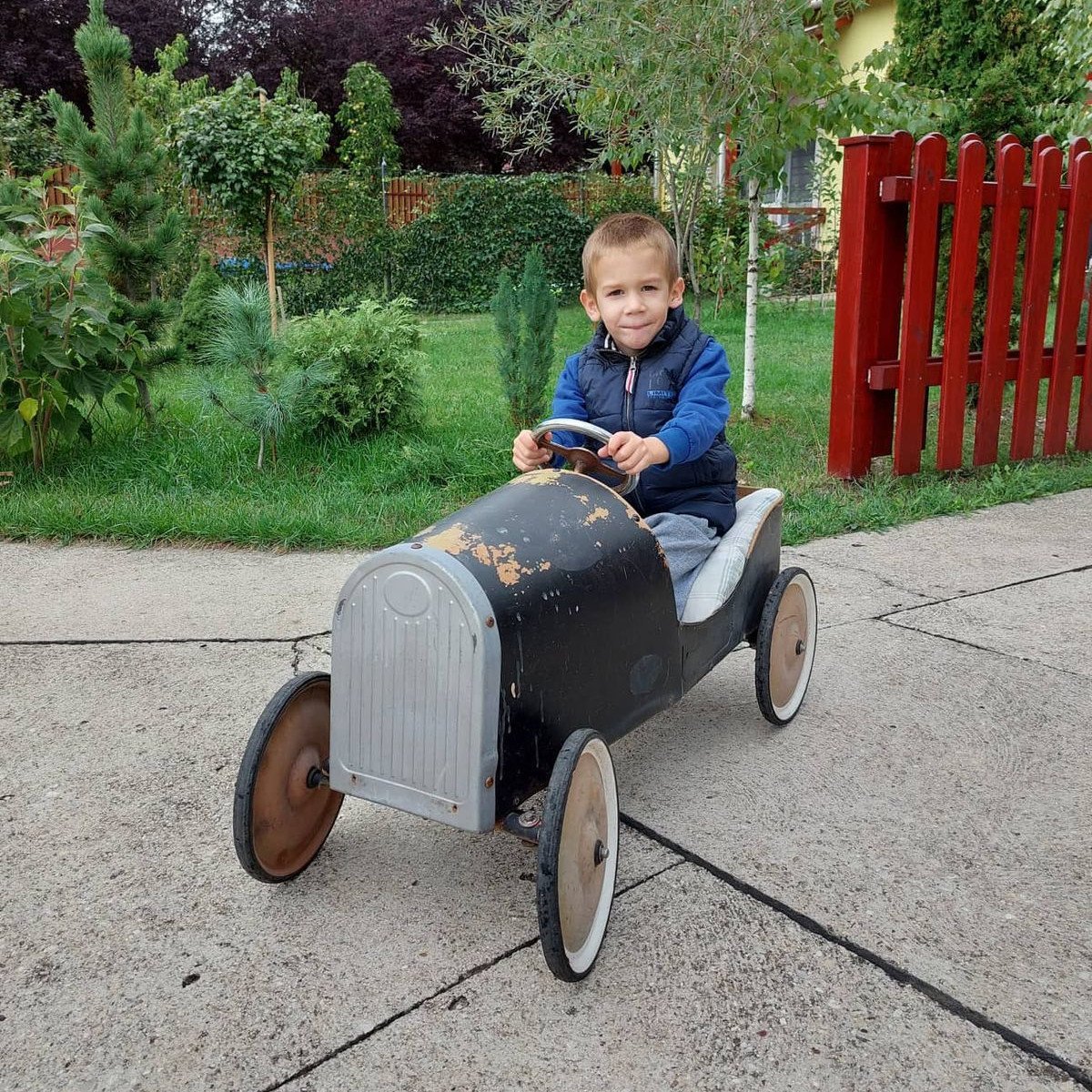 Örök sláger a pedálos Moszkvics – Autó-Motor