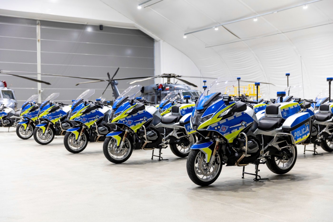 503 darab BMW motorkerékpárral gazdagodott a lengyel rendőrség flottája ...